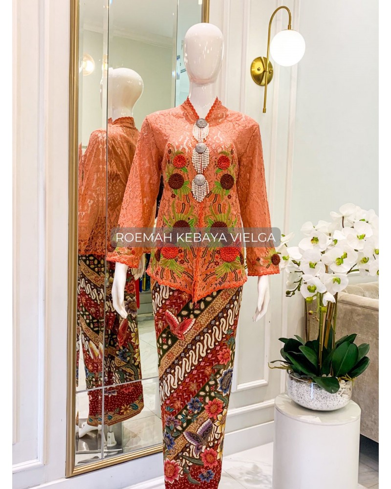 Kebaya Brokat