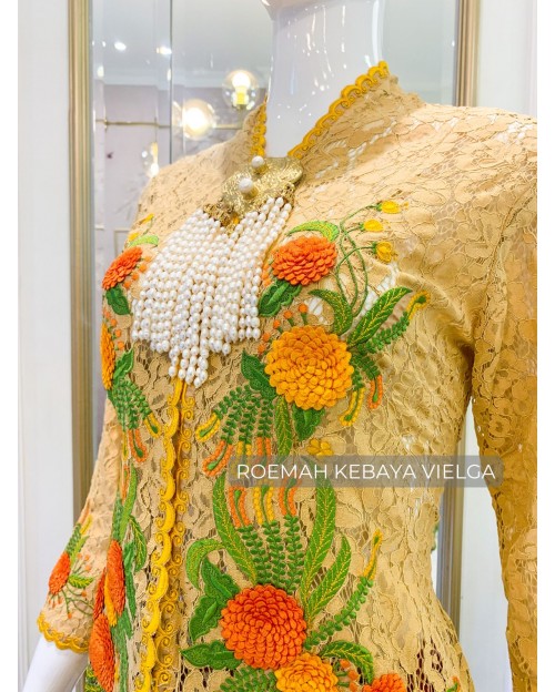 Kebaya Brokat