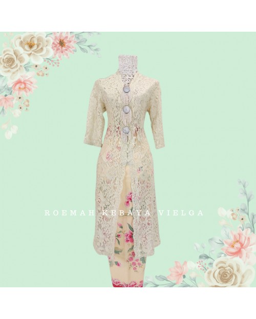 Kebaya Brokat
