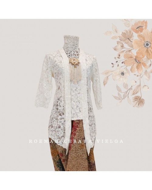 Kebaya Brokat